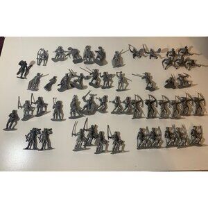 Toys | Lot Of 5 Medieval Army Men Collection Bundle Silver Gray Plastic ...